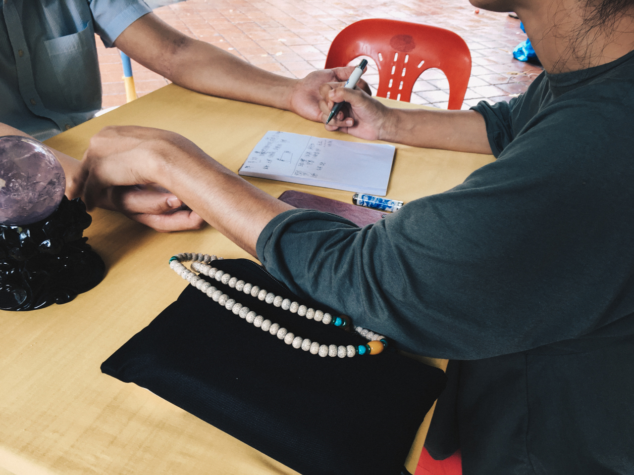 This is Why Fortune Readings Are a Bad Idea