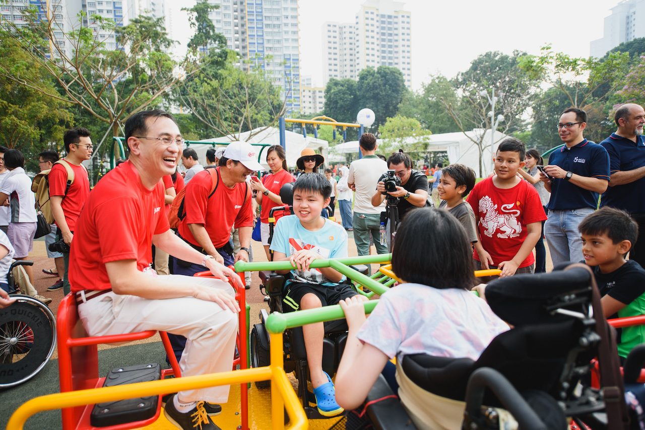 The Real Desmond Kuek, According to Past and Present SMRT Employees